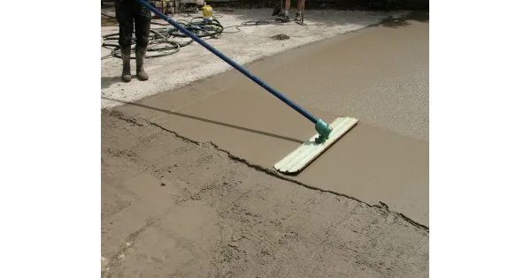 Altrad Belle Easy Bull Float c/w Swivel & Handles