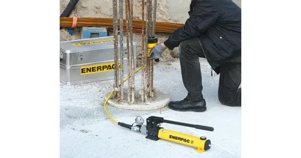 Enerpac P392 Two Speed Lightweight Hydraulic Hand Pump
