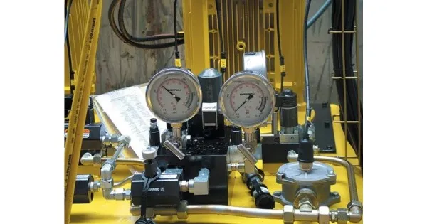 Enerpac Pressure Gauge, 63 mm Face G2535L