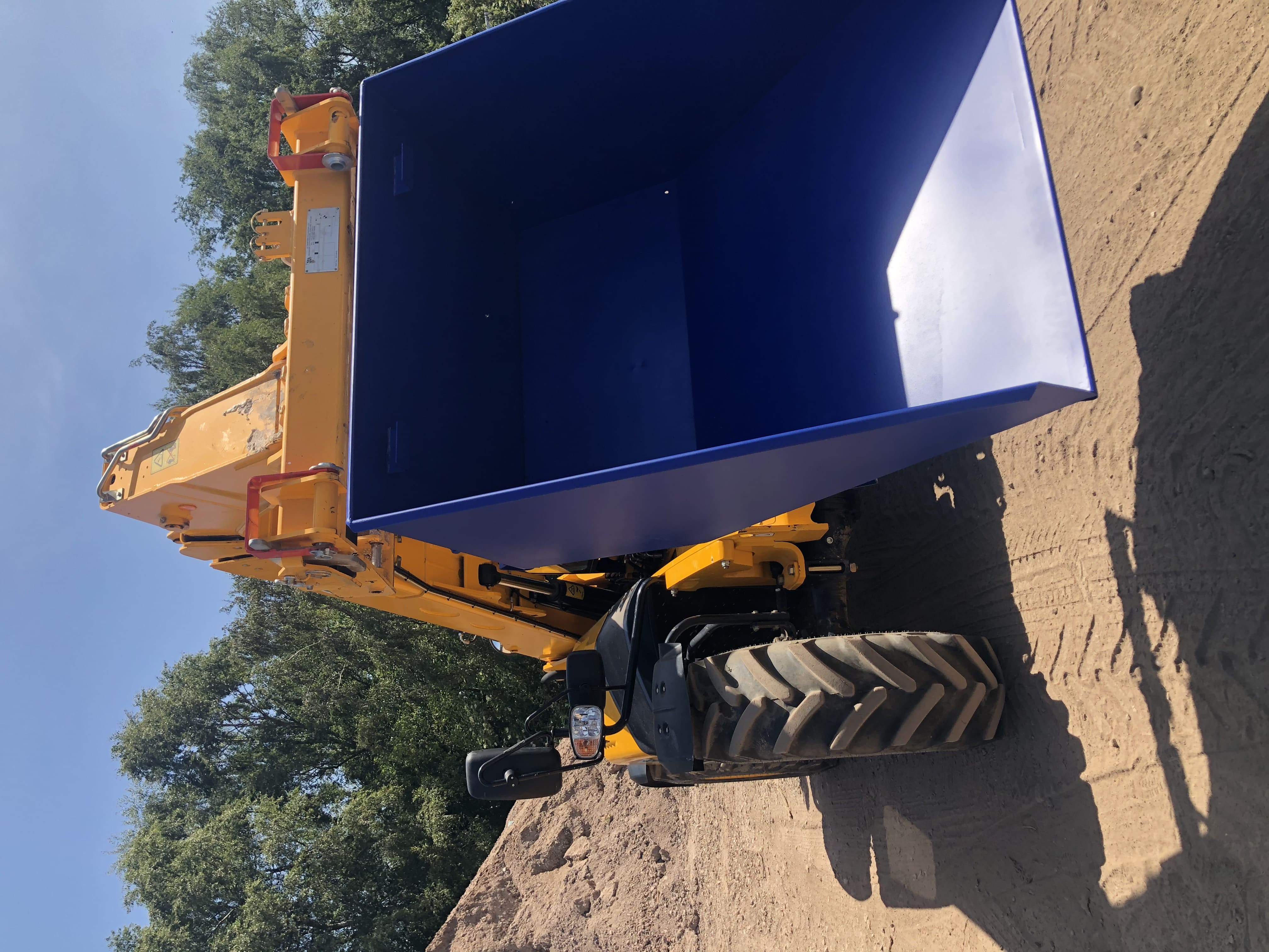 Self Locking Telehandler Skip – 1250L UK Auto-Tipping Skip